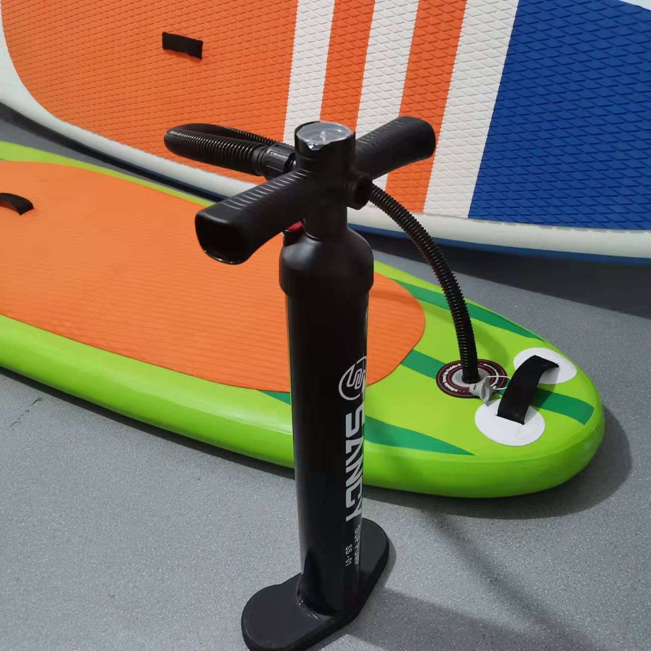 Double action 1.8L/2L hand stirrup pump with pressure gauge